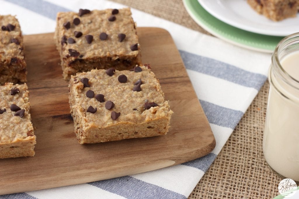 Peanut Butter Chocolate Chip Protein Breakfast Bars - A Kitchen Addiction