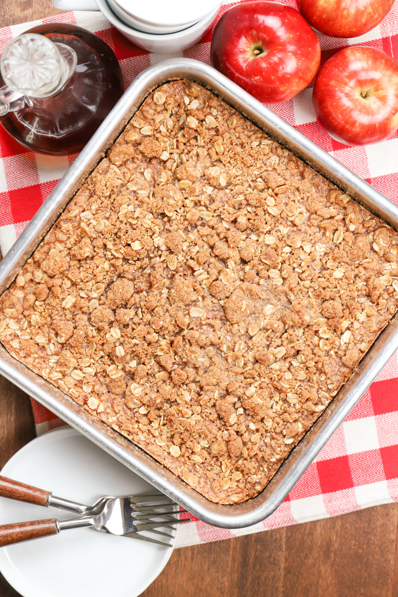 Apple Streusel Baked Oatmeal - A Kitchen Addiction